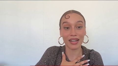 Nezza defends performing national anthem in Spanish at Dodger Stadium ...