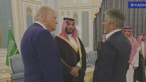 Trump kicks off Middle East trip with visit to Saudi royal court ...
