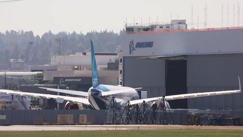 Boeing halts talks, withdraws pay offer to striking union | Haystack News