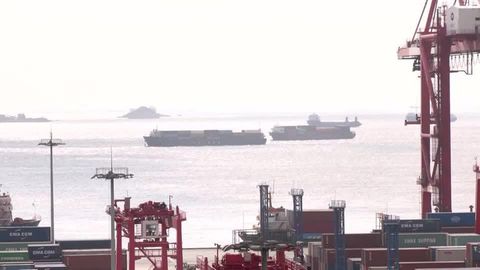 China exports accelerate amid trade tensions, imports surprise | Haystack News