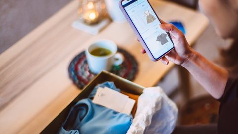 Consumer sentiment drops to 64.7 in February: UMich | Haystack News