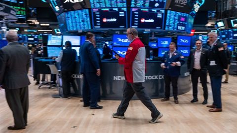 Nasdaq pops, Netflix stock soaring on Q3 earnings results | Haystack News