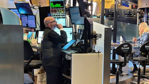 Investor sentiment is 'abjectly miserable': How to play | Haystack News